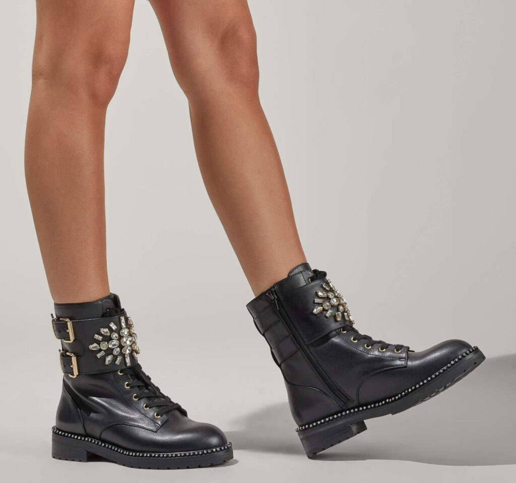 The 9 Fall 2022 Women's Shoe Trends You Need to Know - VIVAIA